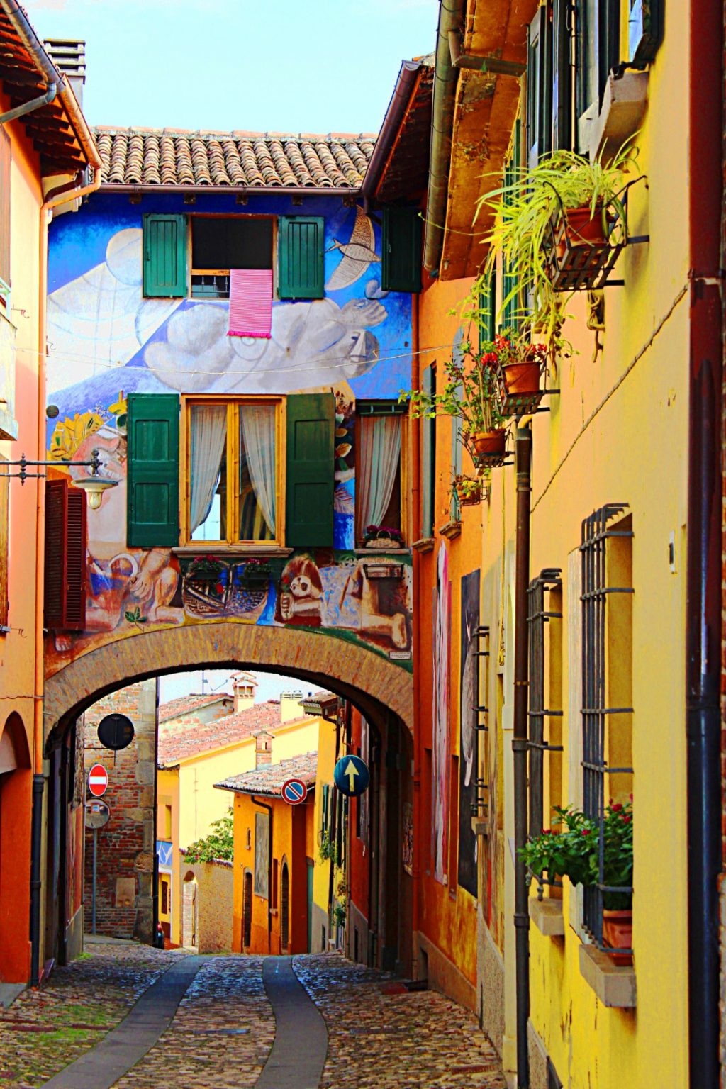 Dozza, il borgo dipinto - Zerocinquantuno